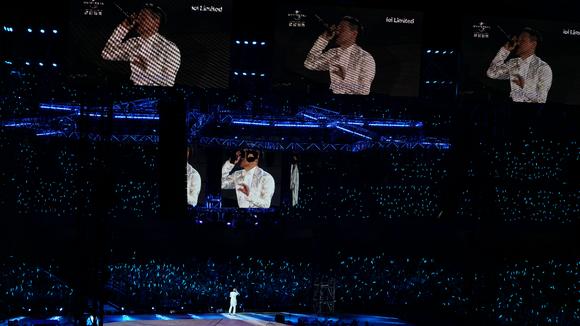 2017张学友世界巡回演唱会全场大合唱熟悉歌曲 一路上有你 吻别