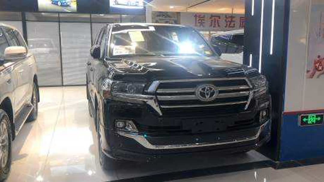 丰田酷路泽4600八缸发动机