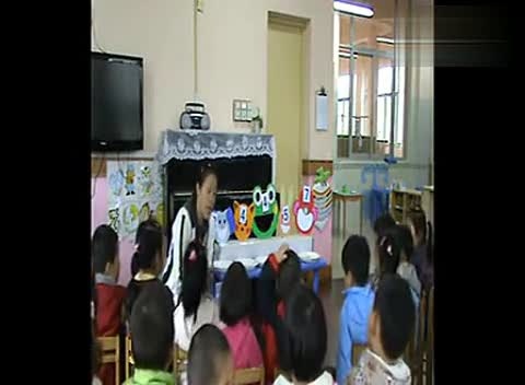幼儿园公开课中班科学《喂小动物》优质课视频
