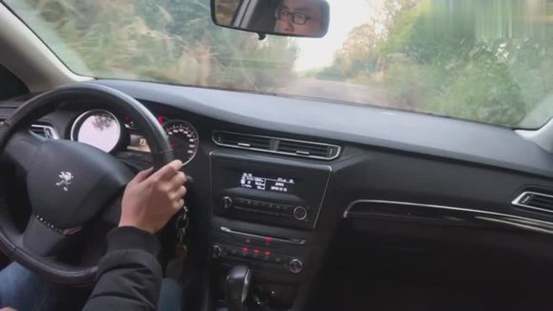 山路开车爬陡坡,直接1挡2000转,就知道和自动挡的区别