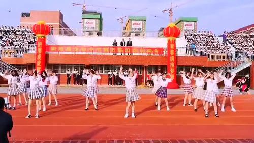 同样都是运动会,开场仪式为啥差距这么大?