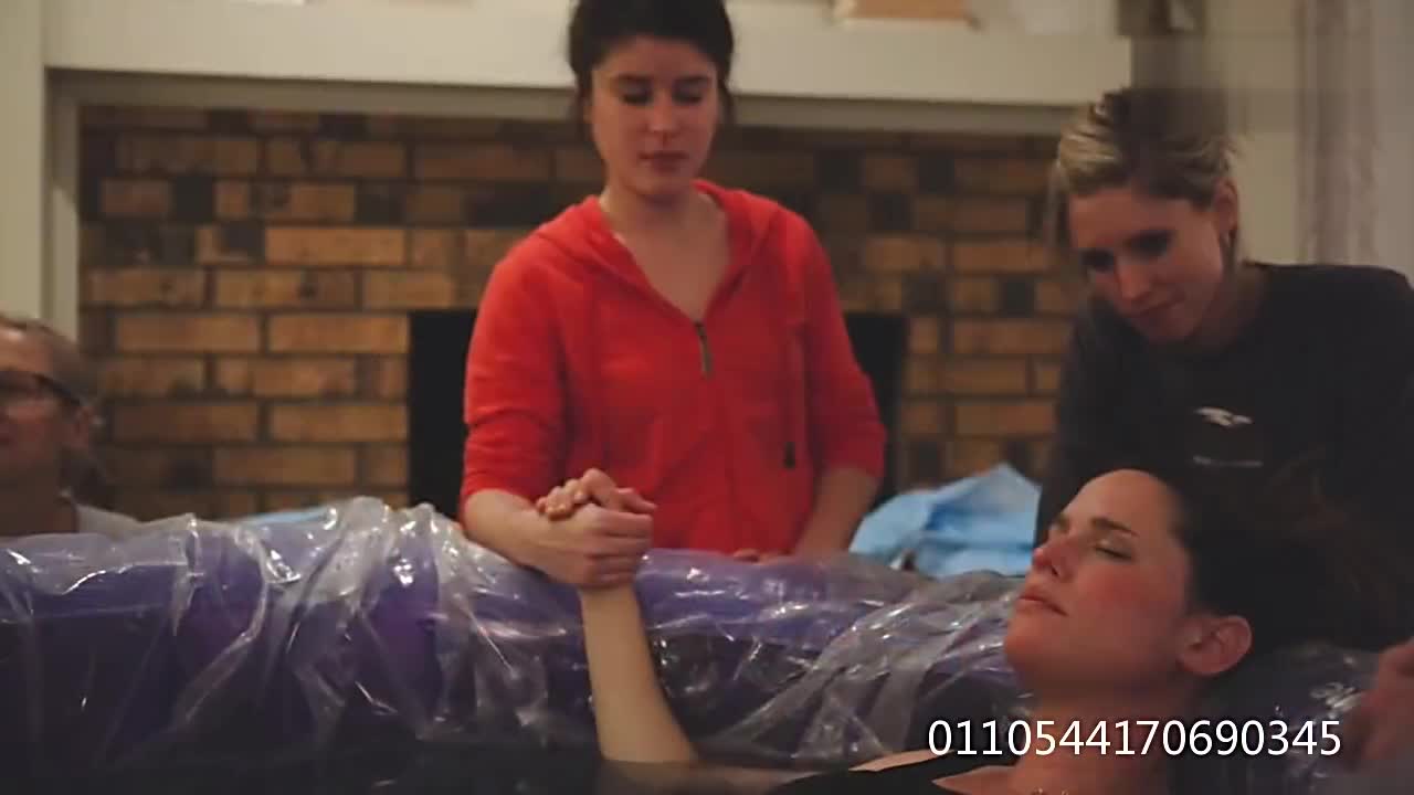超幸福 孕妇在家中顺利的水中分娩过程