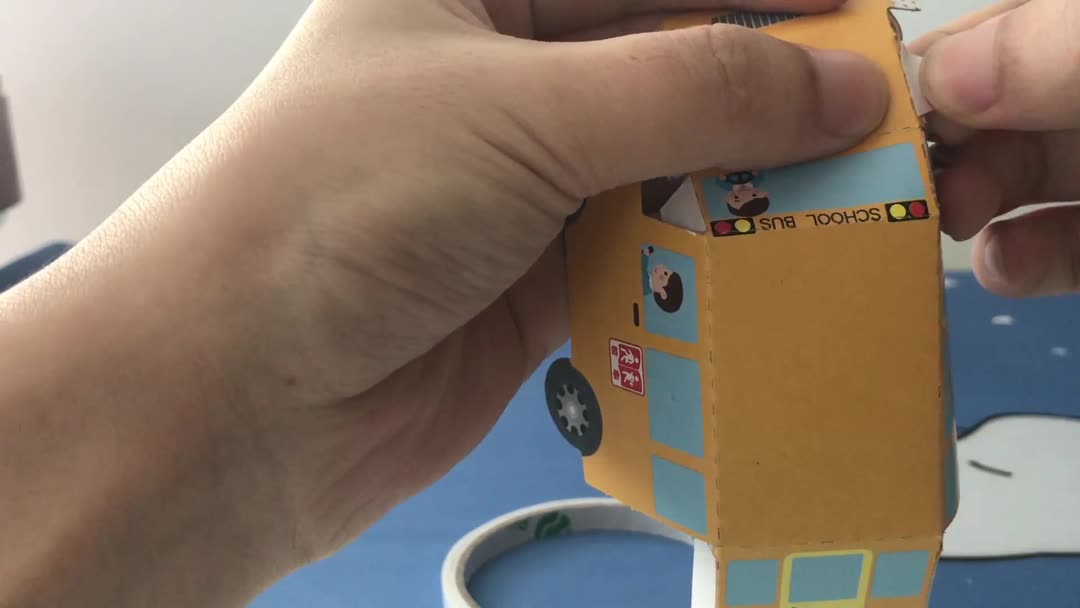 幼儿园上学校车手工制作