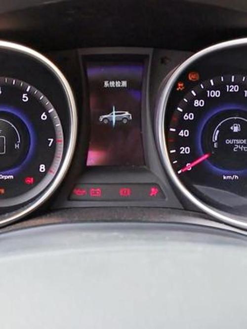 车子怠速不稳熄火,不要急着冲洗节气门,教你先检查这里以防被坑