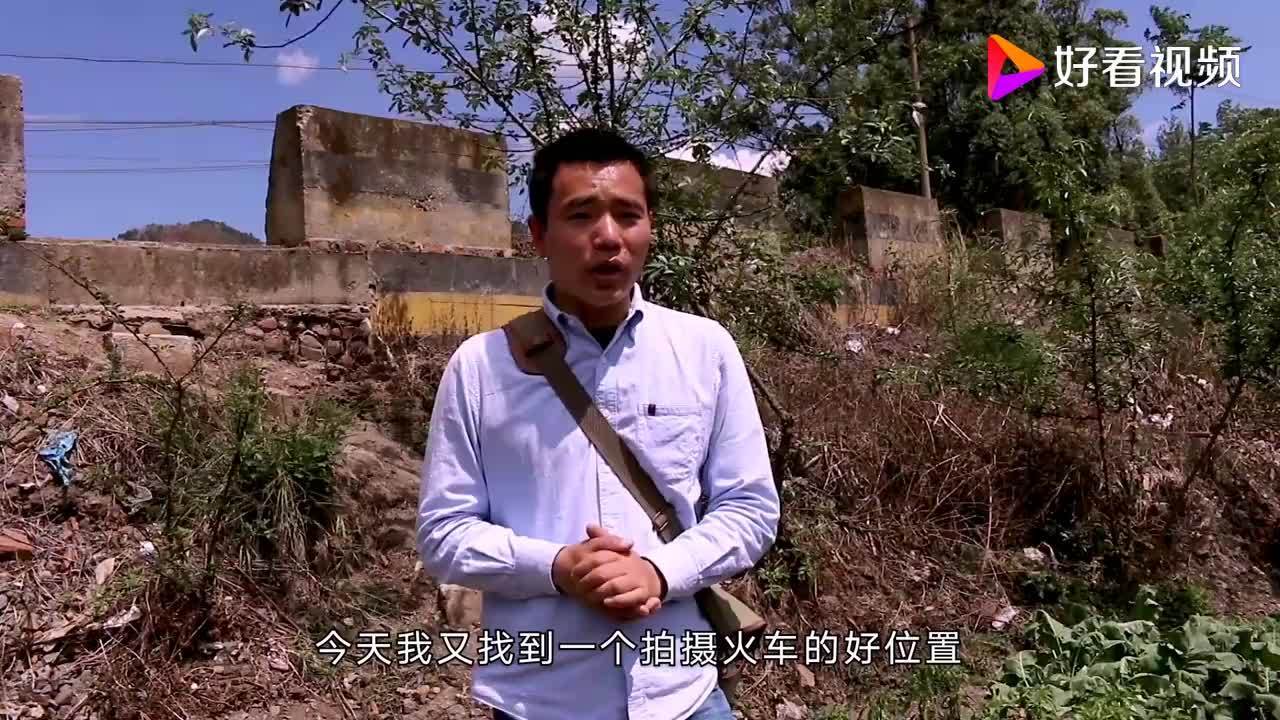 成都到昆明的老铁路,现在依旧繁忙,实拍火车进出隧道