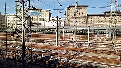 T168次列车晚点70分进北京西站(2017.2.5)