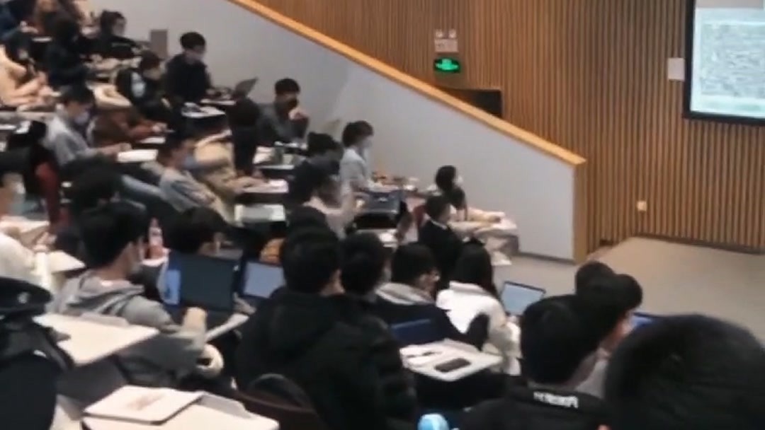 阶梯教室家具@阶梯教室桌椅@清华大学课堂随拍