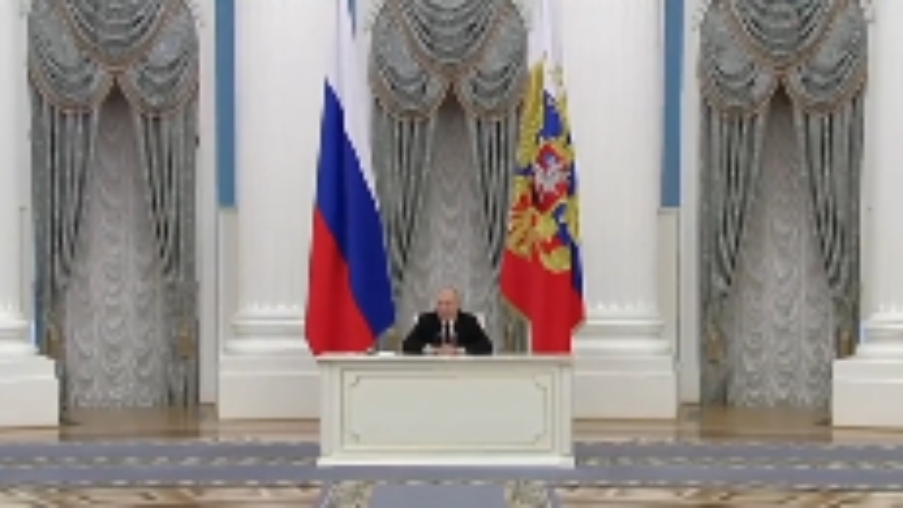 普京签令承认"顿涅茨克人民共和国"和"卢甘斯克人民共和国""独立"