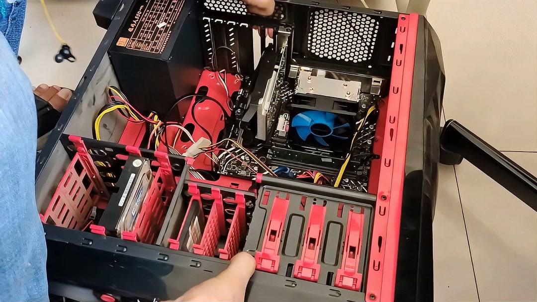 这回带着配件上门组装电脑,客户还是用老机箱,升级主机硬件