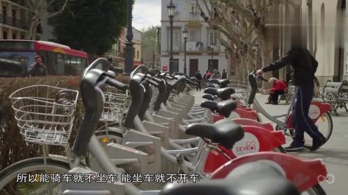 自行车装上这个小轮,秒变电动车,时速45公里还省力