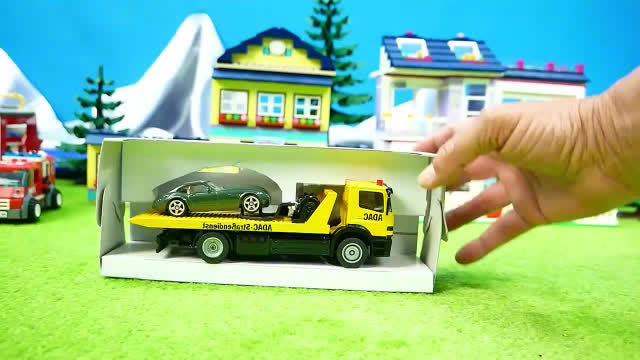 工程车动画:叉车,铲车和路灯维修车