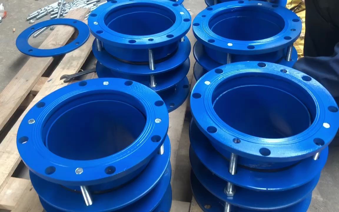 双法兰限位伸缩接头发货现场 源头厂家 双法兰限位管道伸缩器