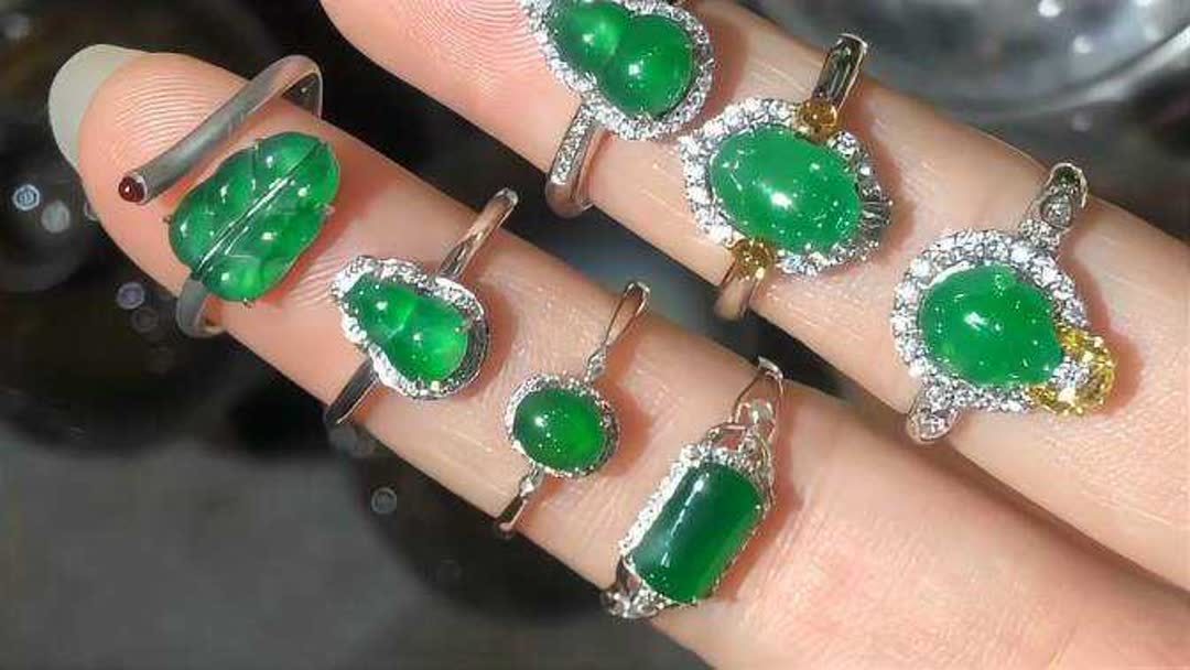 这批戒指令人叫绝,色泽艳丽多姿款式设计风格时尚百搭!