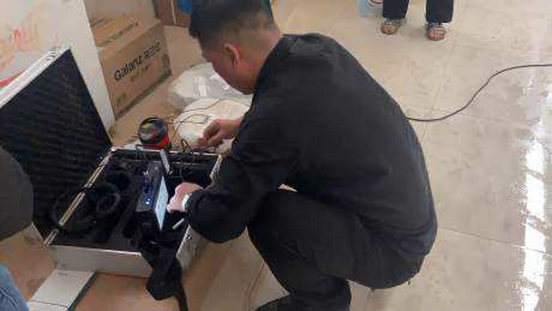 家里水管漏水了,1000块请人来测哪里漏了