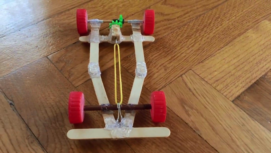 DIY手工制作:教你用橡皮筋和冰棍杆自制小车,1分钟就能学会