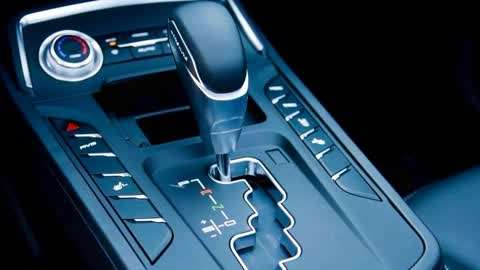 自动挡的N档有啥用,这些情况必须挂N档,很多新手不知道伤了车