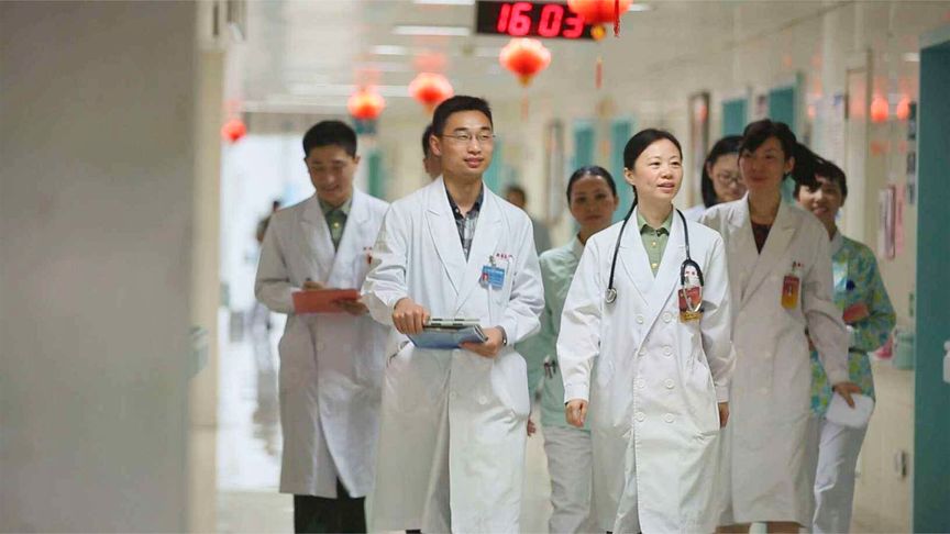 某医院科室主任每次恶狠狠赶走医药销售代表,这次却碰到硬茬了!