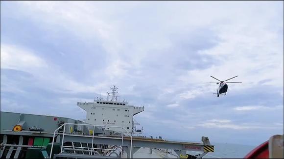 你们看这直升机的螺旋桨动了没有