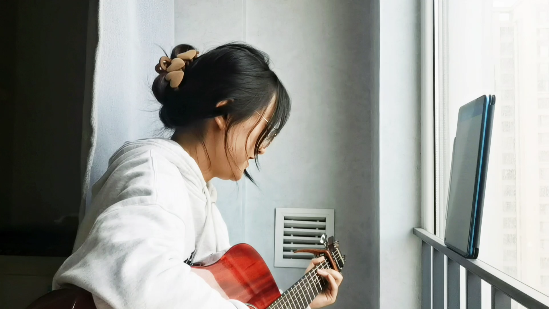 ...Love yourself by Justin bieber 通过这首歌,终于知道该怎么用拨片扫弦了