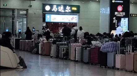 论大学生在高铁站如何排队