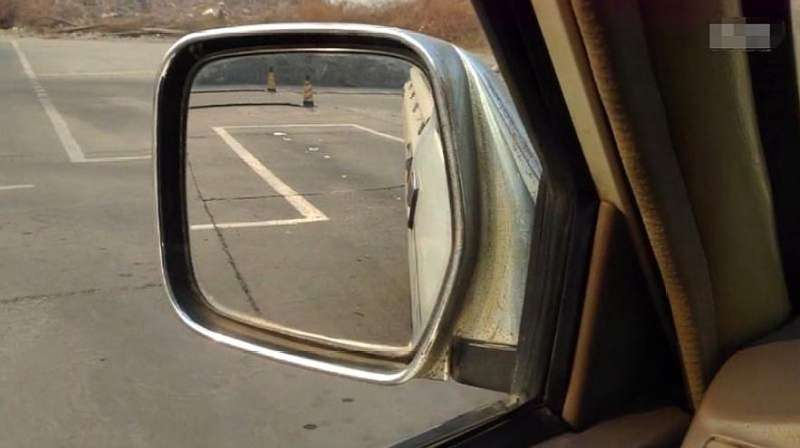 新手害怕倒车入库?资深教练:掌握这个技巧轻松倒库!