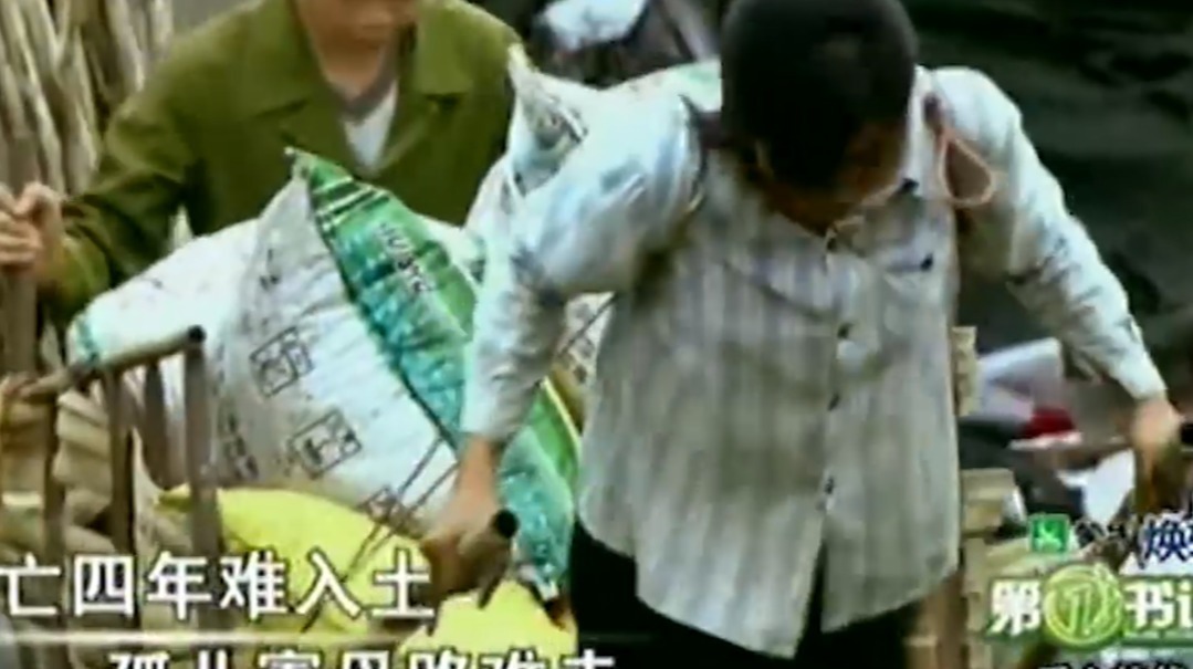 第一书记:家里顶梁柱去世,孤儿寡母相依为命,看着都心疼!