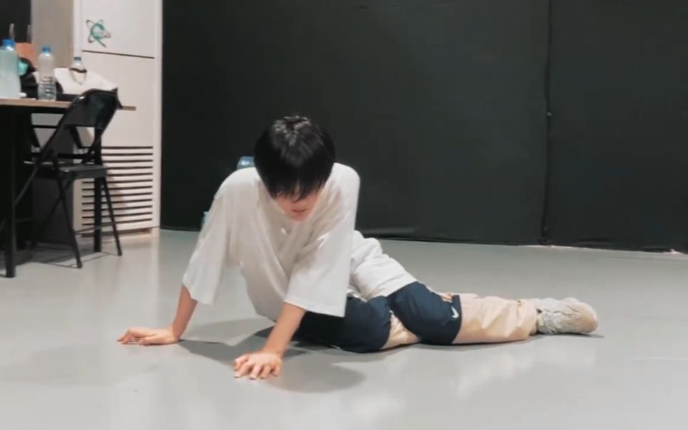 【李权哲】暴走皮卡丘的练习室流水账|蒙面考古小花絮vlog 【蒙面舞王...