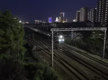 K1373次通过沪昆线沪杭段K178KM处临平站幺道 交汇K8402次