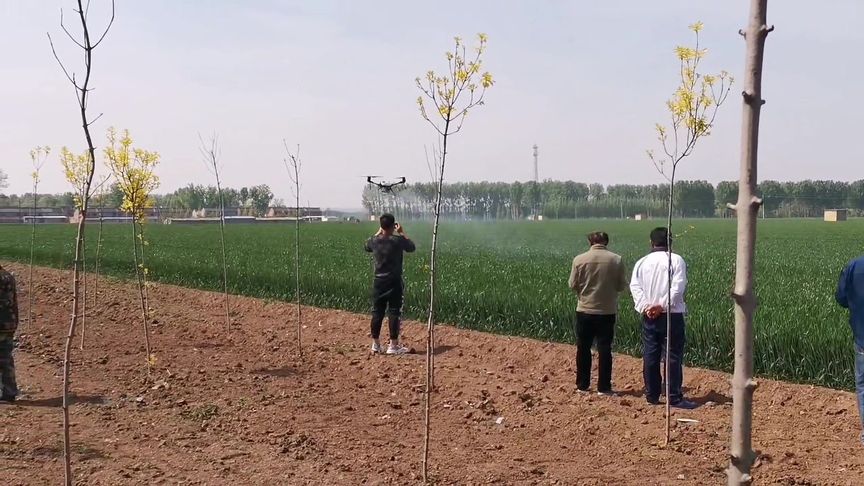 谁说不能回家种地!#无人机植保 #农业种植 #无人机 #农业技术