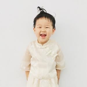 戴了帽的光头翔 