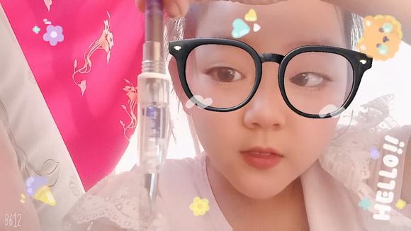 蓝色的笔我已经加装上墨囊了
