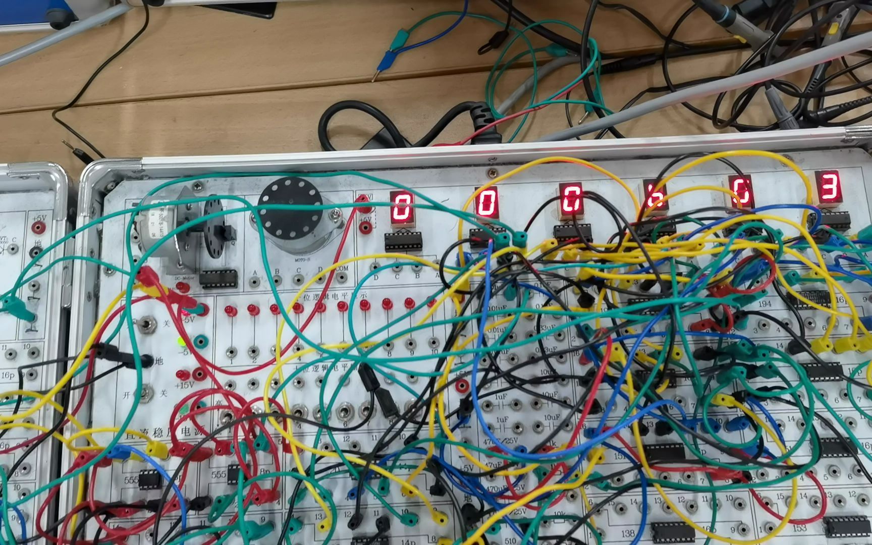 基于数字电路的电容测量(自动切换量程)