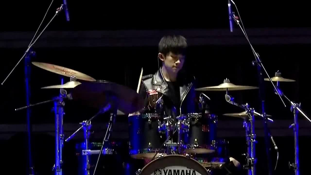 中戏新生开学典礼,易烊千玺作为优秀代表发言,自写内容获赞无数