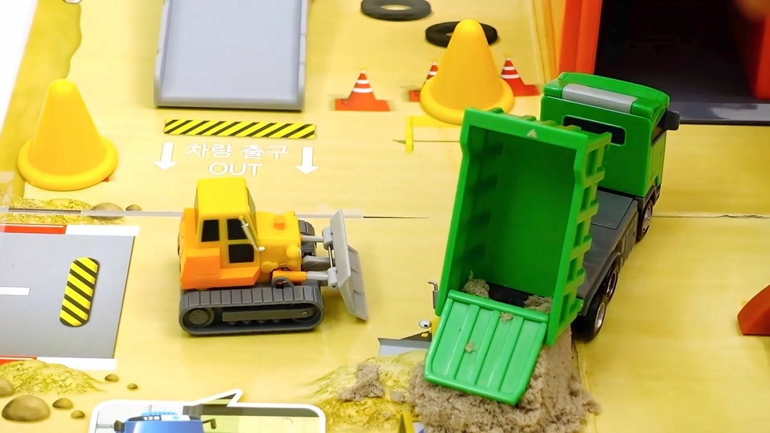 宝宝巴士魔力太空沙 第45集 工程车总动员