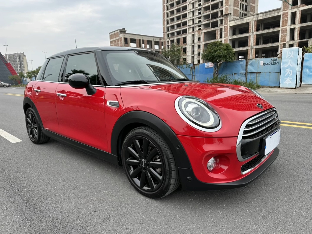 【品牌车型】MINI 2018款 1.5T COOPER 艺术家 五门版 【上牌日期】...