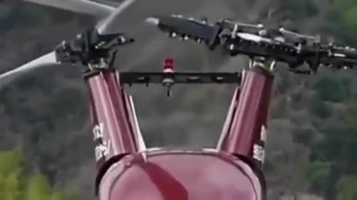 飞机螺旋桨为什么不会碰到一块?慢镜头带你们看一下