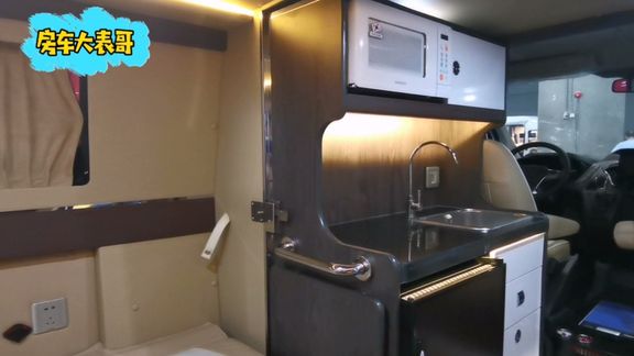 2米1的新全顺升顶房车,双独立供电,卫生间还可以这样设计?