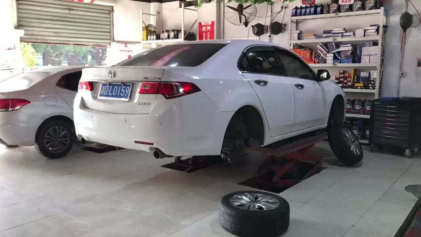 出发前车子做个全面检查,不查不知道,一查吓我一跳,保养很重要