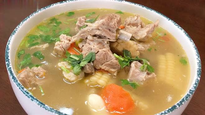 清炖排骨最好喝的做法,这样做汤鲜肉嫩,营养又大补、老少皆宜