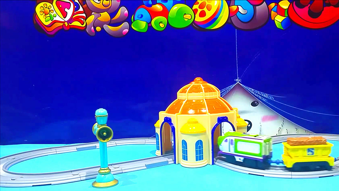 玩具电动儿童玩具套装小车轨道