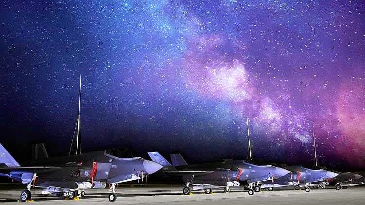 F35被曝重大缺陷,必须随身携带一奇怪设备,来确保飞机的安全