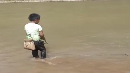 爷爷传下来的撒网技巧,老哥学到了精髓!这技术不服不行!