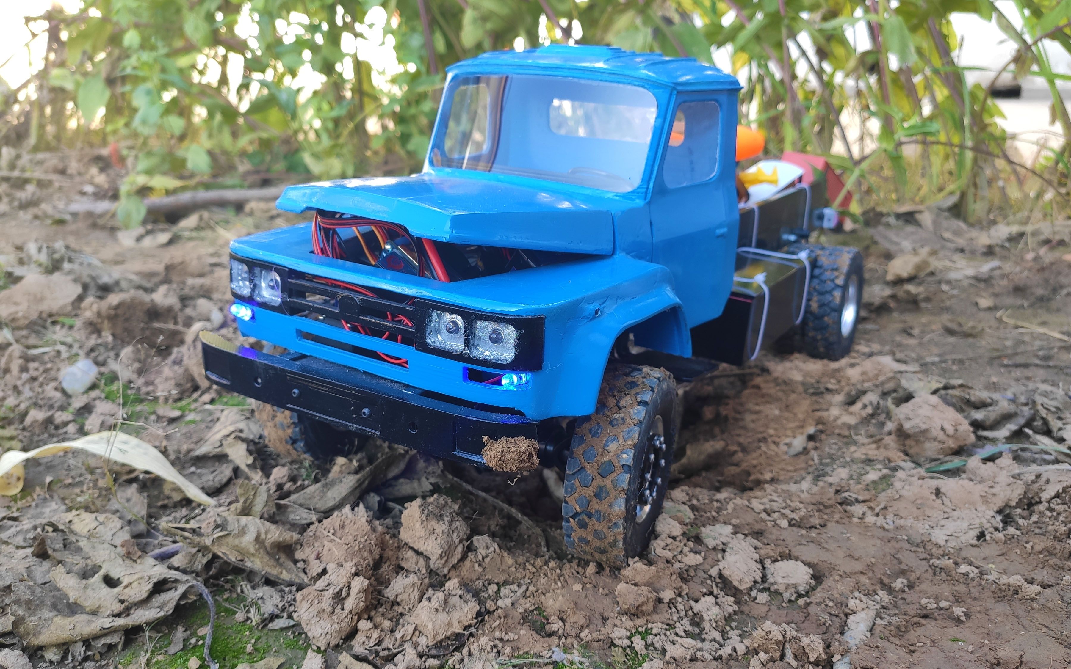 父子俩人的好玩具,1比14模型卡车,动力确实给力