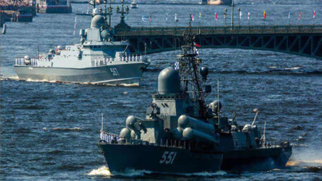 76艘军舰108架战机围堵俄罗斯,俄亮出最强武器,北约傻眼