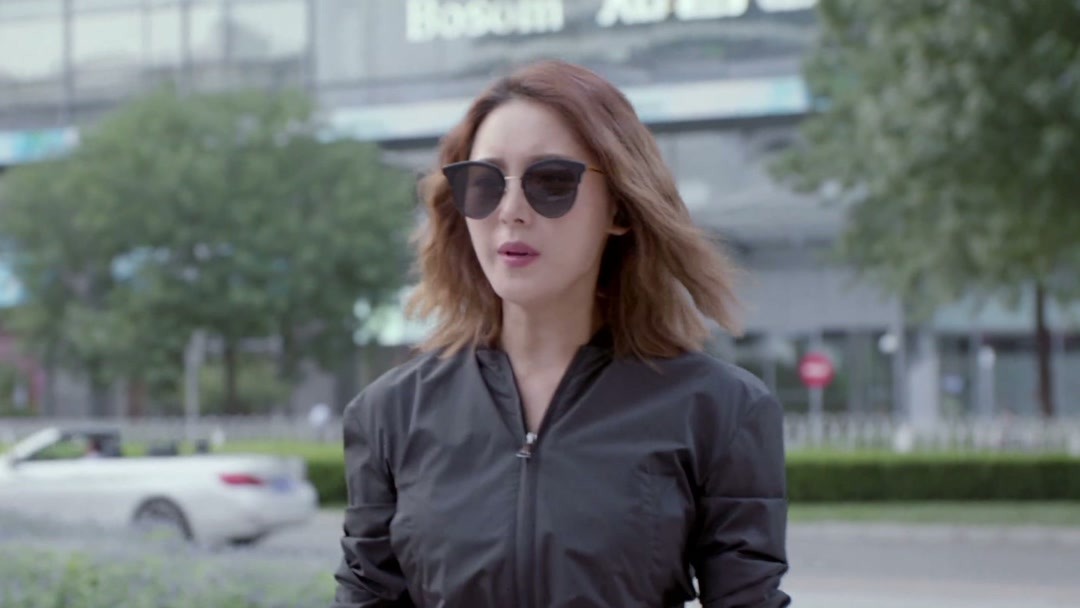 《夜空中最闪亮的星》美女修电脑竟听见这对话 你还能走掉吗