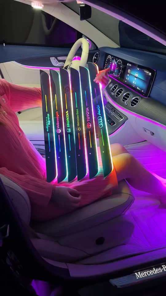 汽车流光门槛灯不用接线自己就可以安装开车门自动亮关车门感应灭...