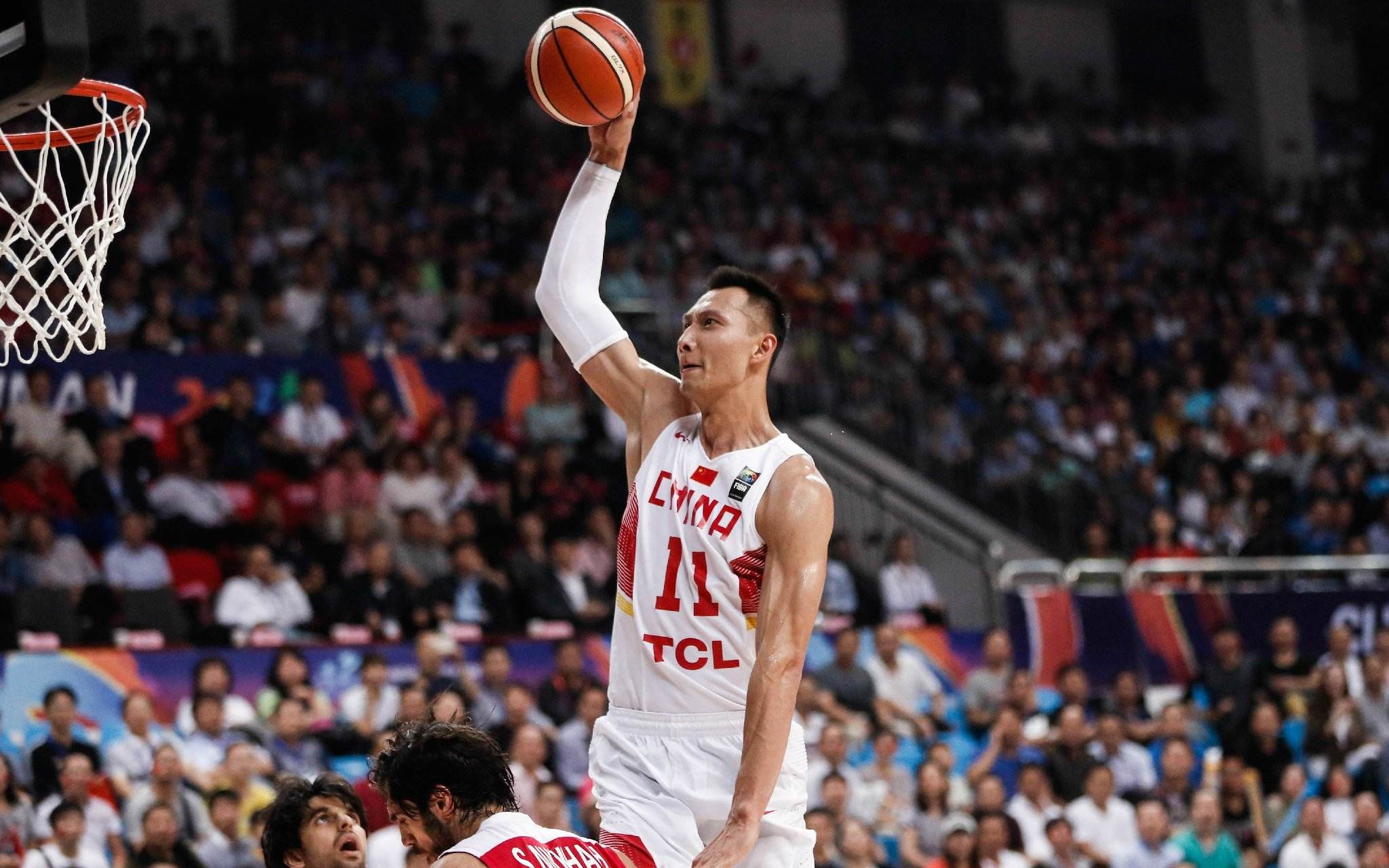 火柴人篮球动画——阿联生涯最霸气的一记隔扣,防守队员一个吓得...