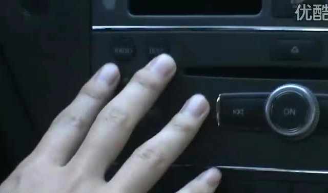 奔驰C级车 操作演示视屏COMMAND系统