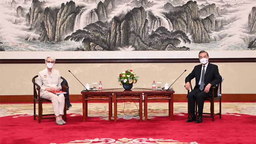 中美会谈激烈交锋之际!中美“五大差距”突然炸锅,看看外媒评价