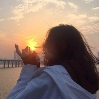 灯光设计师Emily 